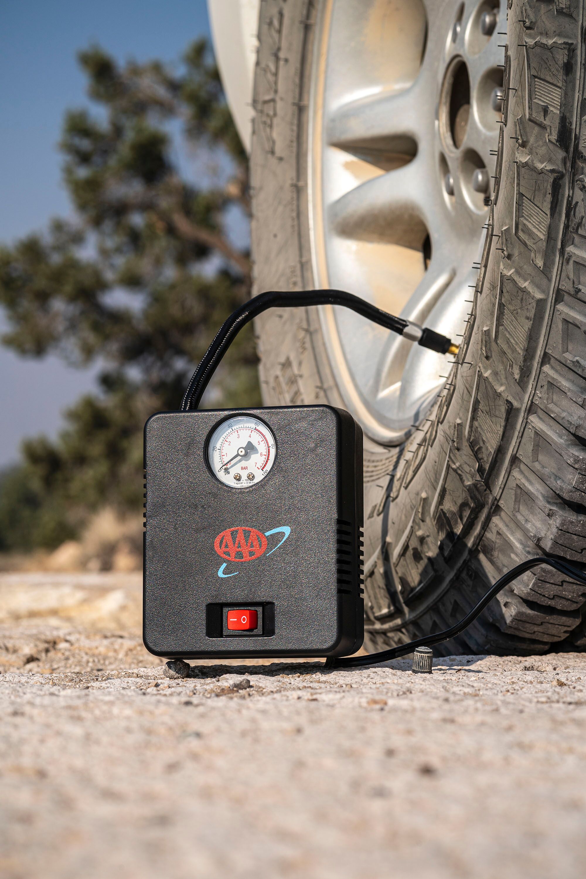 Lifeline 12 Volt DC AAA Mini Air Compressor