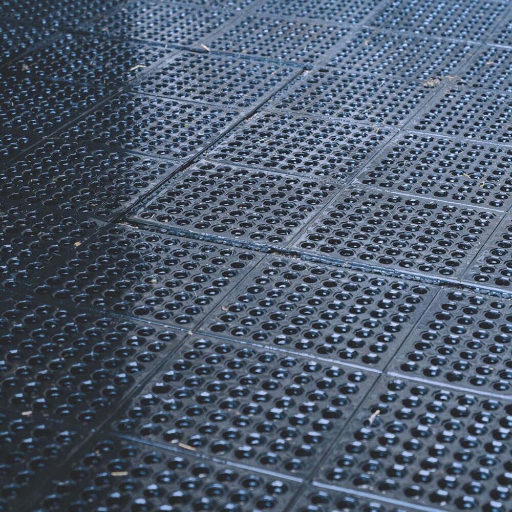 QRRI Inc. Interlocking Rubber Ring Mat - 3x3 Foot x 1/2 Inch